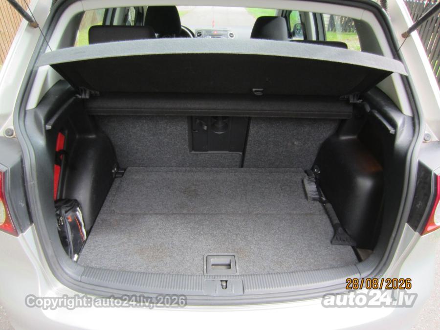Beige Volkswagen Golf Plus 2011 in Tallinn, with an engine capacity of 1.40 L and mileage of 151 thousand km for 4850 €, photo 10 on AUTOMOTO.COM.LV