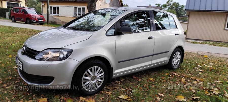 Beige Volkswagen Golf Plus 2011 in Tallinn, with an engine capacity of 1.40 L and mileage of 151 thousand km for 4850 €, photo 13 on AUTOMOTO.COM.LV