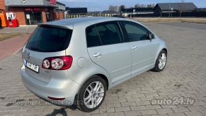 Smilšu krāsa Volkswagen Golf Plus 2012 Tallina, ar dzinēja tilpumu 1.40 L un nobraukumu 276 tūkst. km par 4300 €, foto 4 vietnē AUTOMOTO.COM.LV