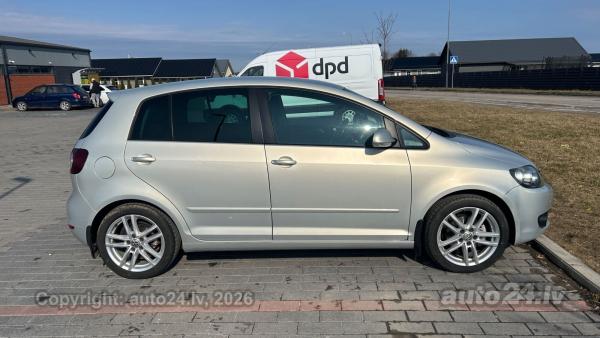 Smilšu krāsa Volkswagen Golf Plus 2012 Tallina, ar dzinēja tilpumu 1.40 L un nobraukumu 276 tūkst. km par 4300 €, foto 6 vietnē AUTOMOTO.COM.LV
