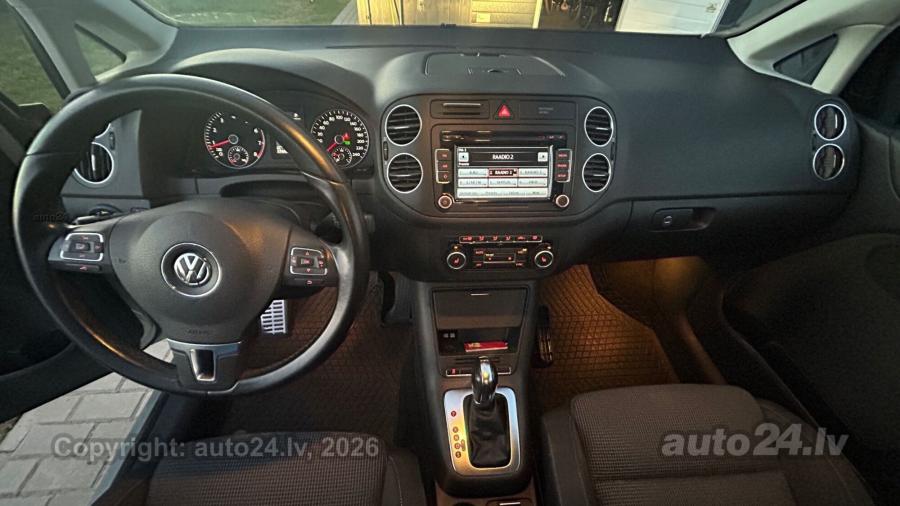 Smilšu krāsa Volkswagen Golf Plus 2012 Tallina, ar dzinēja tilpumu 1.40 L un nobraukumu 276 tūkst. km par 4300 €, foto 9 vietnē AUTOMOTO.COM.LV