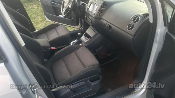Smilšu krāsa Volkswagen Golf Plus 2012 Tallina, ar dzinēja tilpumu 1.40 L un nobraukumu 276 tūkst. km par 4300 €, foto 10 vietnē AUTOMOTO.COM.LV