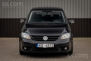 Black Volkswagen Golf Plus 2005 in Talsi, with an engine capacity of 1.60 L and mileage of 197 thousand km for 2990 €, photo 2 on AUTOMOTO.COM.LV
