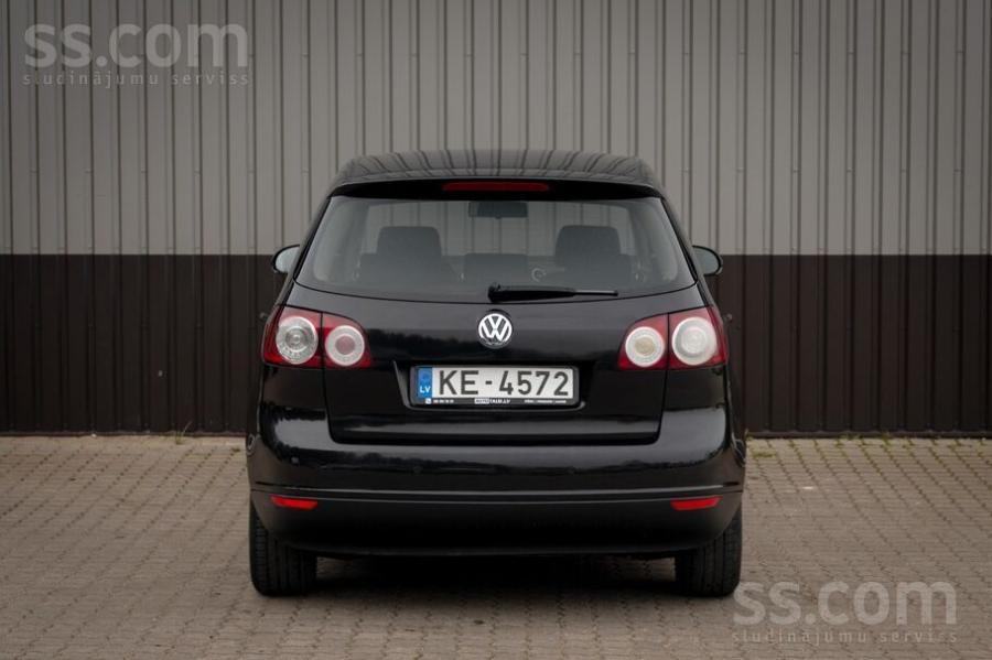 Black Volkswagen Golf Plus 2005 in Talsi, with an engine capacity of 1.60 L and mileage of 197 thousand km for 2990 €, photo 5 on AUTOMOTO.COM.LV