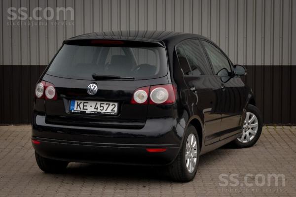 Black Volkswagen Golf Plus 2005 in Talsi, with an engine capacity of 1.60 L and mileage of 197 thousand km for 2990 €, photo 7 on AUTOMOTO.COM.LV