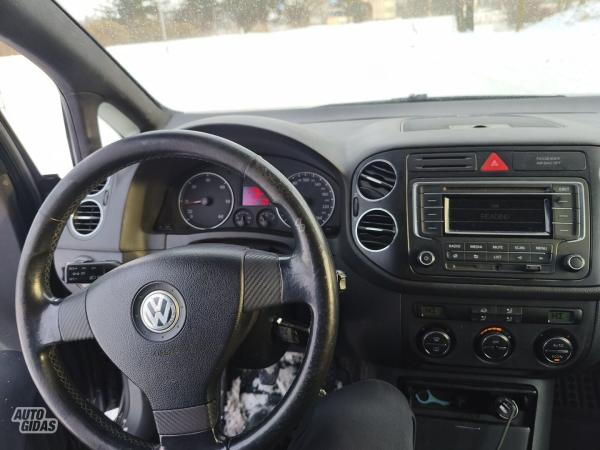 Black Volkswagen Golf Plus 2005 in Pakruojis, with an engine capacity of 1.90 L and mileage of 344 thousand km for 1250 €, photo 6 on AUTOMOTO.COM.LV