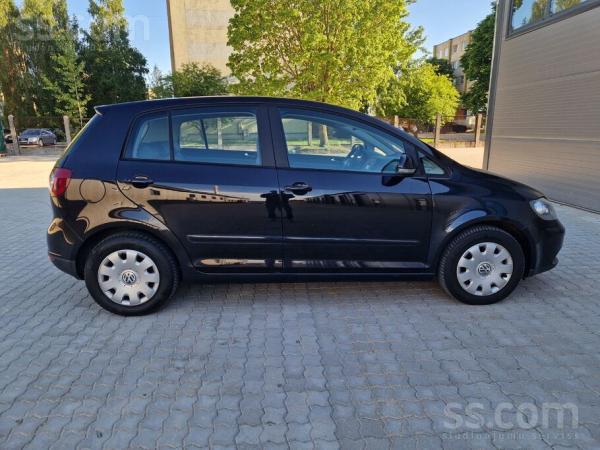 Melns Volkswagen Golf Plus 2005 Liepāja, ar dzinēja tilpumu 1.60 L un nobraukumu 117 tūkst. km par 3790 €, foto 7 vietnē AUTOMOTO.COM.LV