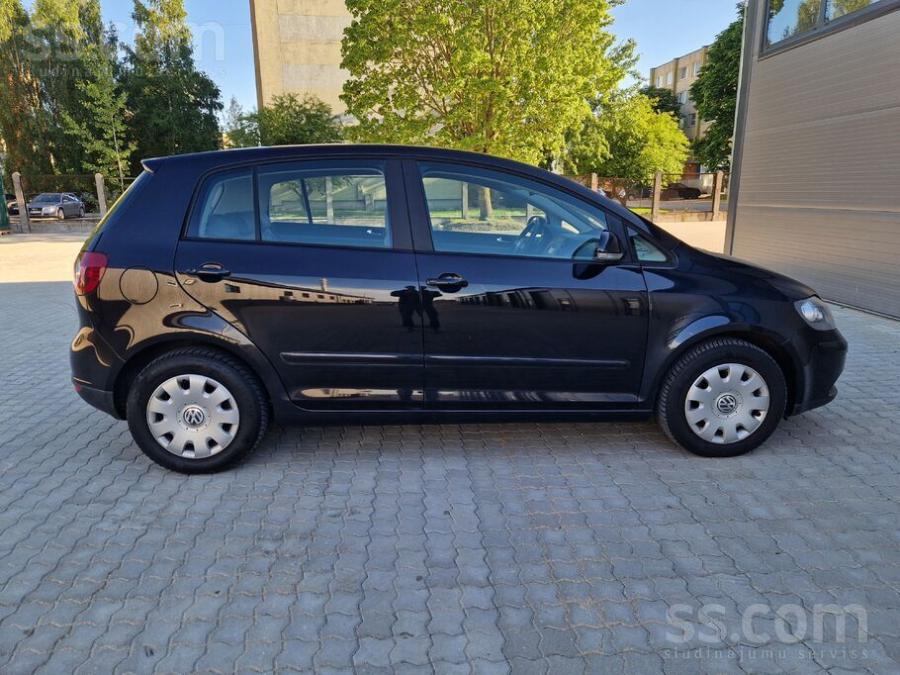 Melns Volkswagen Golf Plus 2005 Liepāja, ar dzinēja tilpumu 1.60 L un nobraukumu 117 tūkst. km par 3790 €, foto 8 vietnē AUTOMOTO.COM.LV