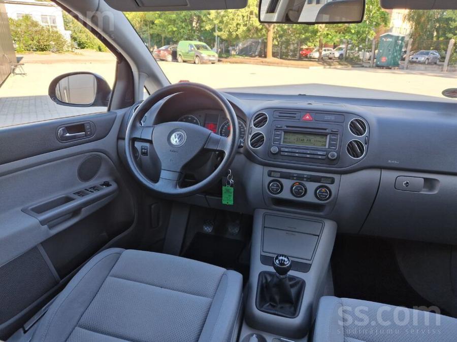 Melns Volkswagen Golf Plus 2005 Liepāja, ar dzinēja tilpumu 1.60 L un nobraukumu 117 tūkst. km par 3790 €, foto 10 vietnē AUTOMOTO.COM.LV