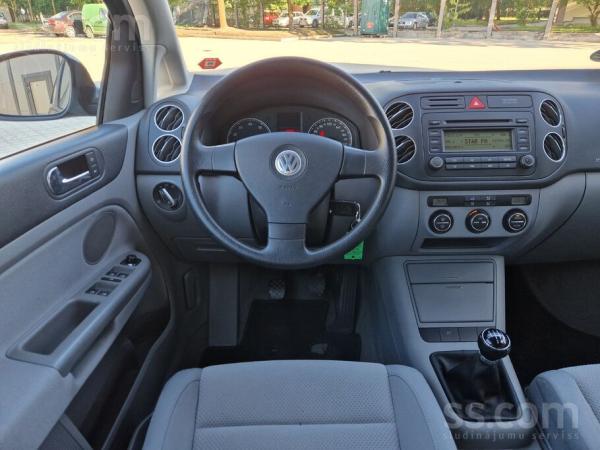 Melns Volkswagen Golf Plus 2005 Liepāja, ar dzinēja tilpumu 1.60 L un nobraukumu 117 tūkst. km par 3790 €, foto 10 vietnē AUTOMOTO.COM.LV