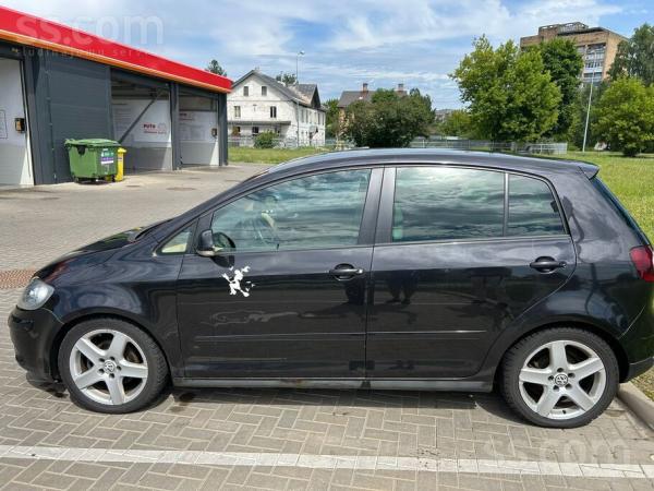 Melns Volkswagen Golf Plus 2005 Rīga, ar dzinēja tilpumu 2.00 L un nobraukumu 288 tūkst. km par 2499 €, foto 3 vietnē AUTOMOTO.COM.LV