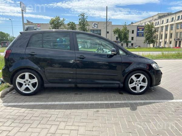 Melns Volkswagen Golf Plus 2005 Rīga, ar dzinēja tilpumu 2.00 L un nobraukumu 288 tūkst. km par 2499 €, foto 4 vietnē AUTOMOTO.COM.LV