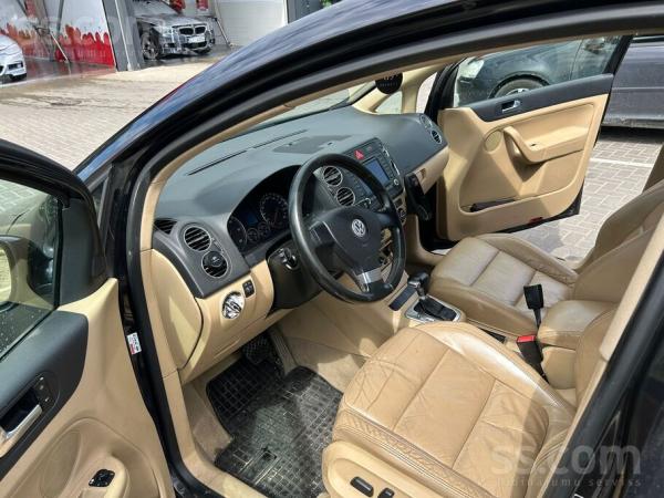 Melns Volkswagen Golf Plus 2005 Rīga, ar dzinēja tilpumu 2.00 L un nobraukumu 288 tūkst. km par 2499 €, foto 8 vietnē AUTOMOTO.COM.LV