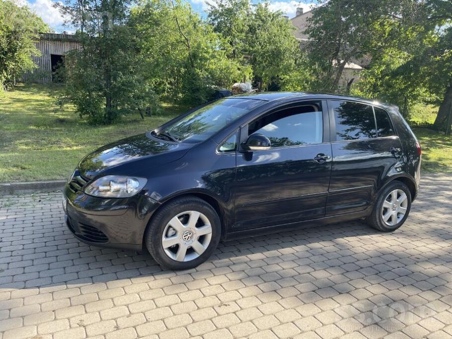 Melns Volkswagen Golf Plus 2005 Ludza, ar dzinēja tilpumu 1.90 L un nobraukumu 313 tūkst. km par 2700 €, foto 3 vietnē AUTOMOTO.COM.LV