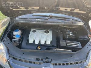 Melns Volkswagen Golf Plus 2005 Ludza, ar dzinēja tilpumu 1.90 L un nobraukumu 313 tūkst. km par 2700 €, foto 8 vietnē AUTOMOTO.COM.LV