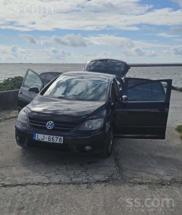 Black Volkswagen Golf Plus 2005 in Liepaja, with an engine capacity of 1.60 L and mileage of 240 thousand km for 1950 €, photo 4 on AUTOMOTO.COM.LV