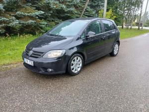 Melns Volkswagen Golf Plus 2005 Utena, ar dzinēja tilpumu 1.97 L un nobraukumu 318 tūkst. km par 2200 €, foto  vietnē AUTOMOTO.COM.LV