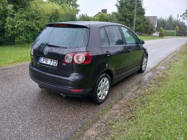 Black Volkswagen Golf Plus 2005 in Utena, with an engine capacity of 1.97 L and mileage of 318 thousand km for 2200 €, photo 3 on AUTOMOTO.COM.LV