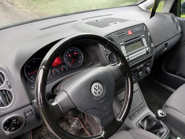 Black Volkswagen Golf Plus 2005 in Utena, with an engine capacity of 1.97 L and mileage of 318 thousand km for 2200 €, photo 4 on AUTOMOTO.COM.LV