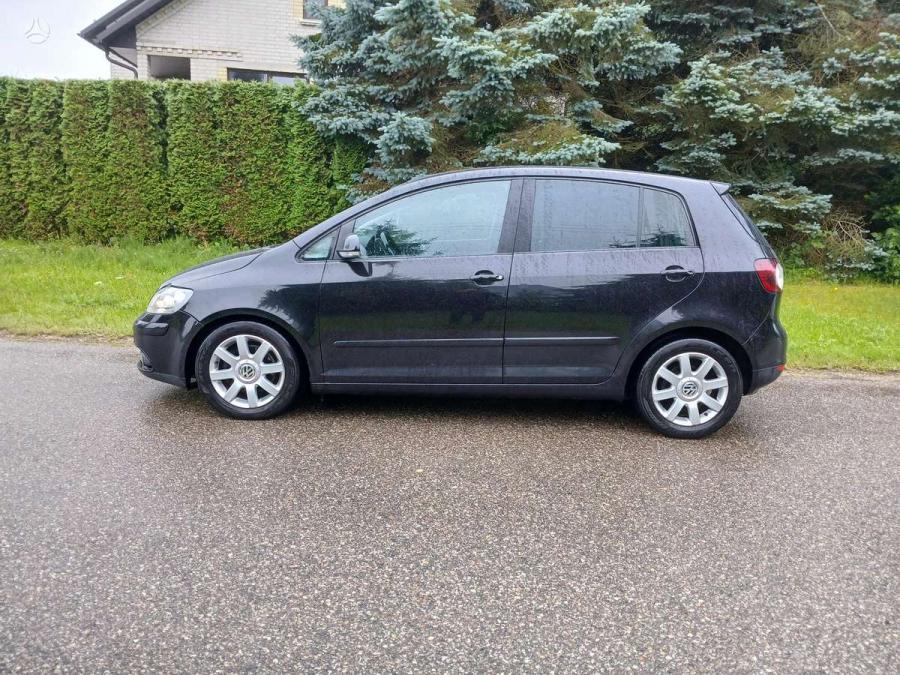 Melns Volkswagen Golf Plus 2005 Utena, ar dzinēja tilpumu 1.97 L un nobraukumu 318 tūkst. km par 2200 €, foto 6 vietnē AUTOMOTO.COM.LV