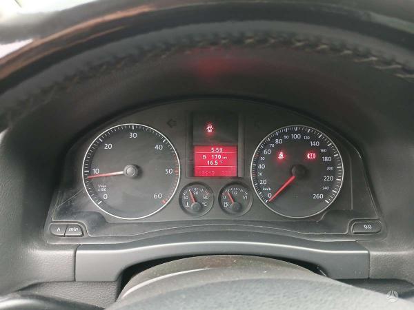 Black Volkswagen Golf Plus 2005 in Utena, with an engine capacity of 1.97 L and mileage of 318 thousand km for 2200 €, photo 8 on AUTOMOTO.COM.LV