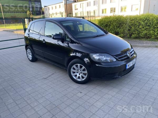 Melns Volkswagen Golf Plus 2005 Rēzekne, ar dzinēja tilpumu 1.90 L un nobraukumu 390 tūkst. km par 2170 €, foto 2 vietnē AUTOMOTO.COM.LV