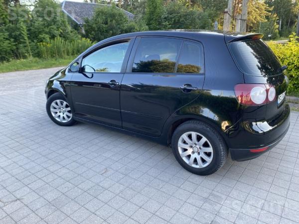 Melns Volkswagen Golf Plus 2005 Rēzekne, ar dzinēja tilpumu 1.90 L un nobraukumu 390 tūkst. km par 2170 €, foto 3 vietnē AUTOMOTO.COM.LV