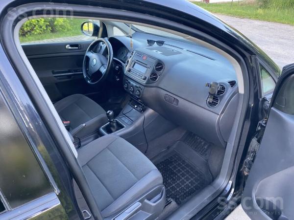 Melns Volkswagen Golf Plus 2005 Rēzekne, ar dzinēja tilpumu 1.90 L un nobraukumu 390 tūkst. km par 2170 €, foto 6 vietnē AUTOMOTO.COM.LV