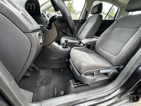 Melns Volkswagen Golf Plus 2005 Daugavpils, ar dzinēja tilpumu 2.00 L un nobraukumu 442 tūkst. km par 1800 €, foto 10 vietnē AUTOMOTO.COM.LV