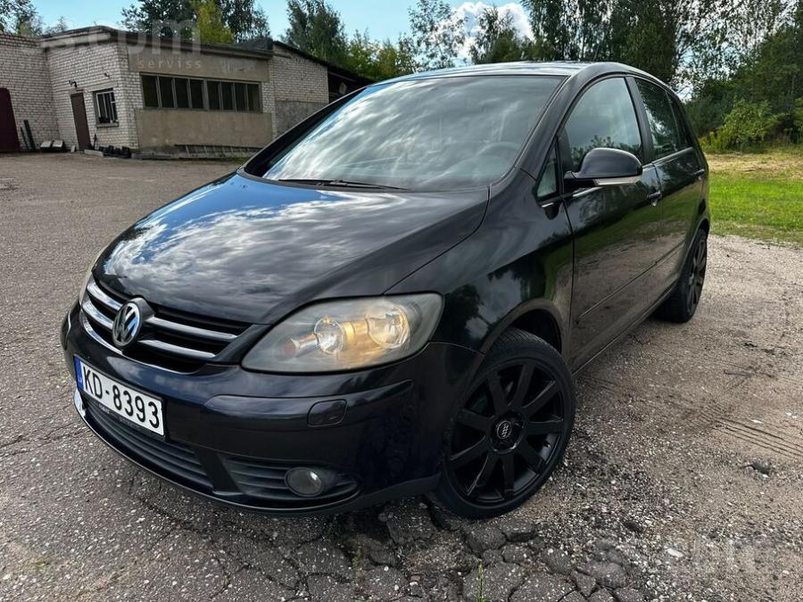 Black Volkswagen Golf Plus 2005 in Daugavpils, with an engine capacity of 2.00 L and mileage of 443 thousand km for 1500 €, photo 1 on AUTOMOTO.COM.LV
