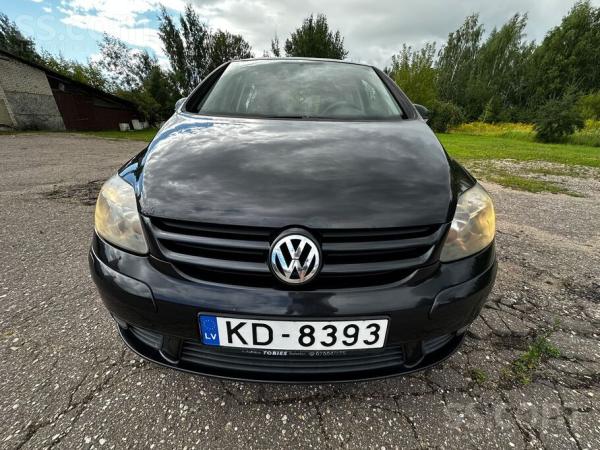 Melns Volkswagen Golf Plus 2005 Daugavpils, ar dzinēja tilpumu 2.00 L un nobraukumu 443 tūkst. km par 1500 €, foto 3 vietnē AUTOMOTO.COM.LV