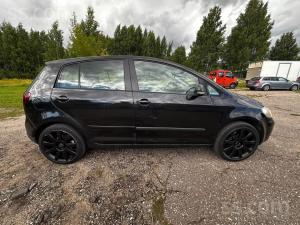 Black Volkswagen Golf Plus 2005 in Daugavpils, with an engine capacity of 2.00 L and mileage of 443 thousand km for 1500 €, photo 4 on AUTOMOTO.COM.LV