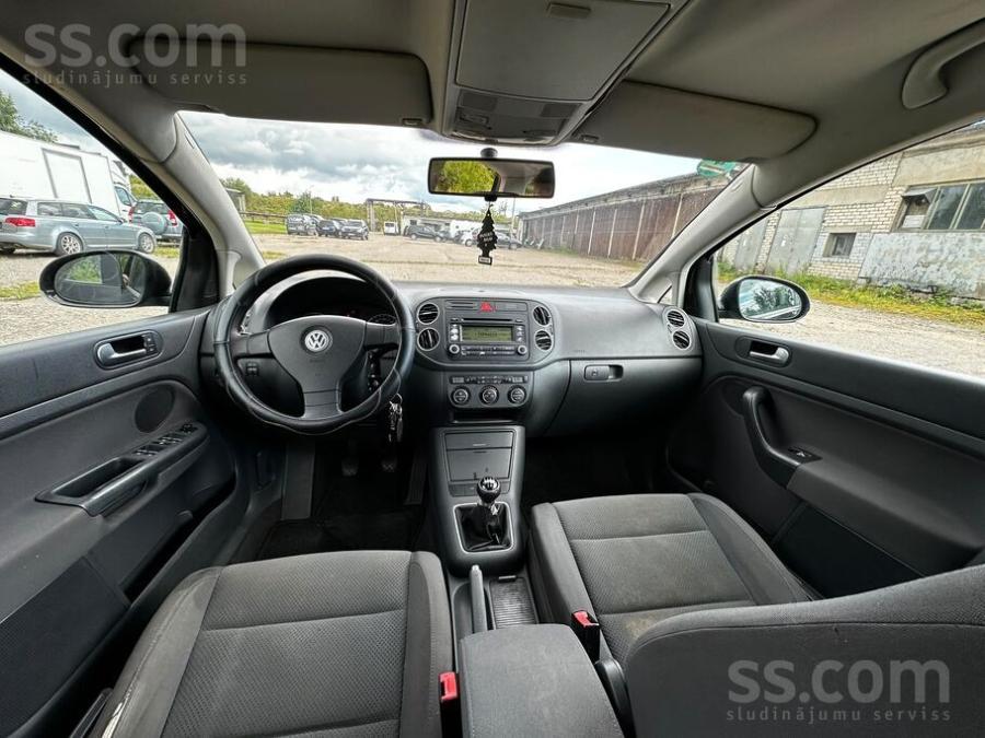 Black Volkswagen Golf Plus 2005 in Daugavpils, with an engine capacity of 2.00 L and mileage of 443 thousand km for 1500 €, photo 12 on AUTOMOTO.COM.LV