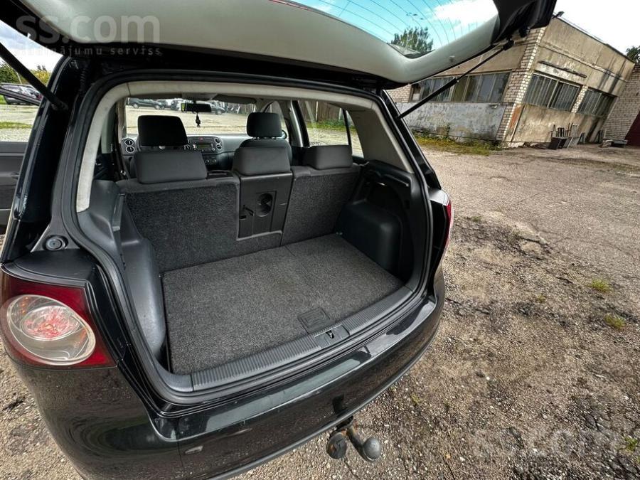 Black Volkswagen Golf Plus 2005 in Daugavpils, with an engine capacity of 2.00 L and mileage of 443 thousand km for 1500 €, photo 13 on AUTOMOTO.COM.LV