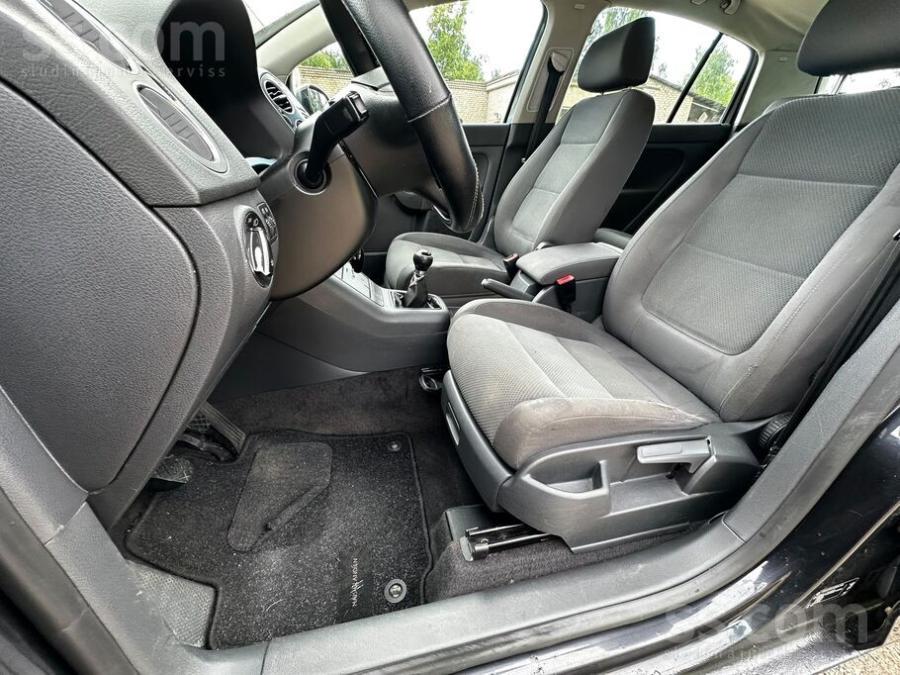 Black Volkswagen Golf Plus 2005 in Daugavpils, with an engine capacity of 2.00 L and mileage of 443 thousand km for 1500 €, photo 15 on AUTOMOTO.COM.LV
