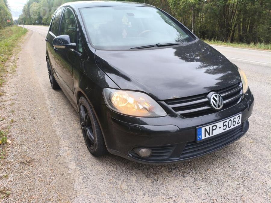 Melns Volkswagen Golf Plus 2005 Balvi, ar dzinēja tilpumu 2.00 L un nobraukumu 440 tūkst. km par 1250 €, foto 3 vietnē AUTOMOTO.COM.LV