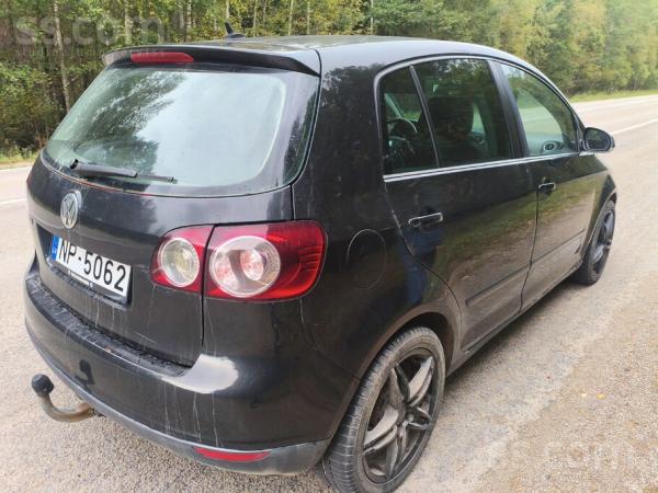Melns Volkswagen Golf Plus 2005 Balvi, ar dzinēja tilpumu 2.00 L un nobraukumu 440 tūkst. km par 1250 €, foto 4 vietnē AUTOMOTO.COM.LV