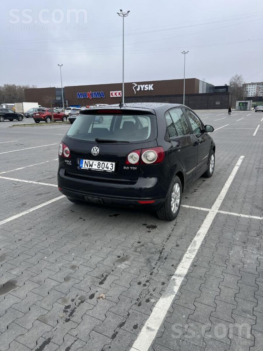 Black Volkswagen Golf Plus 2006 in Riga, with an engine capacity of 2.00 L and mileage of 328 thousand km for 2799 €, photo 5 on AUTOMOTO.COM.LV