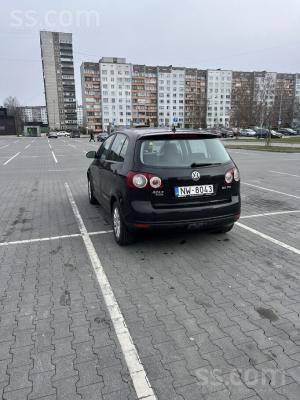 Black Volkswagen Golf Plus 2006 in Riga, with an engine capacity of 2.00 L and mileage of 328 thousand km for 2799 €, photo 6 on AUTOMOTO.COM.LV