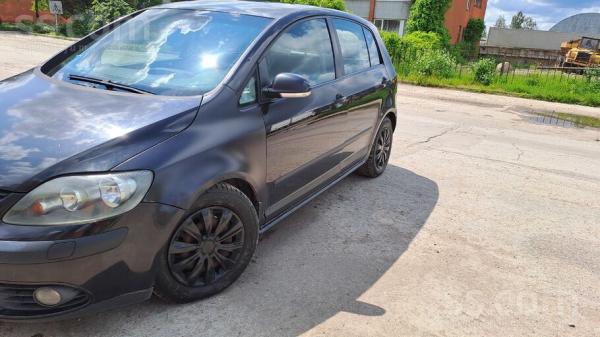 Melns Volkswagen Golf Plus 2006 Aizkraukle, ar dzinēja tilpumu 2.00 L un nobraukumu 376 tūkst. km par 850 €, foto 3 vietnē AUTOMOTO.COM.LV
