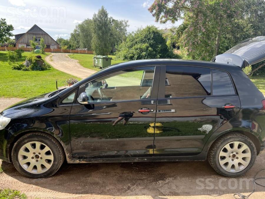 Melns Volkswagen Golf Plus 2006 Tukums, ar dzinēja tilpumu 1.90 L un nobraukumu 312 tūkst. km par 2900 €, foto 4 vietnē AUTOMOTO.COM.LV
