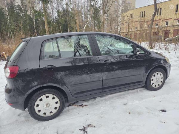 Melns Volkswagen Golf Plus 2006 Viļņa, ar dzinēja tilpumu 1.90 L un nobraukumu 290 tūkst. km par 1750 €, foto 2 vietnē AUTOMOTO.COM.LV