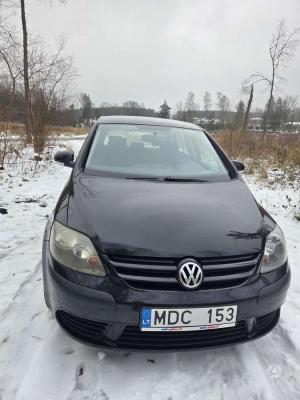 Black Volkswagen Golf Plus 2006 in Vilnius, with an engine capacity of 1.90 L and mileage of 290 thousand km for 1750 €, photo 3 on AUTOMOTO.COM.LV