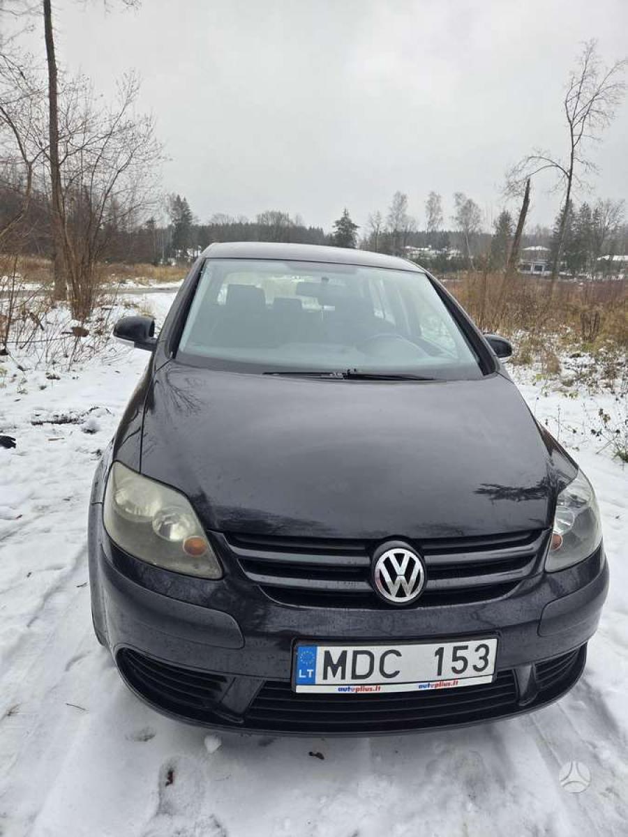Black Volkswagen Golf Plus 2006 in Vilnius, with an engine capacity of 1.90 L and mileage of 290 thousand km for 1750 €, photo 3 on AUTOMOTO.COM.LV