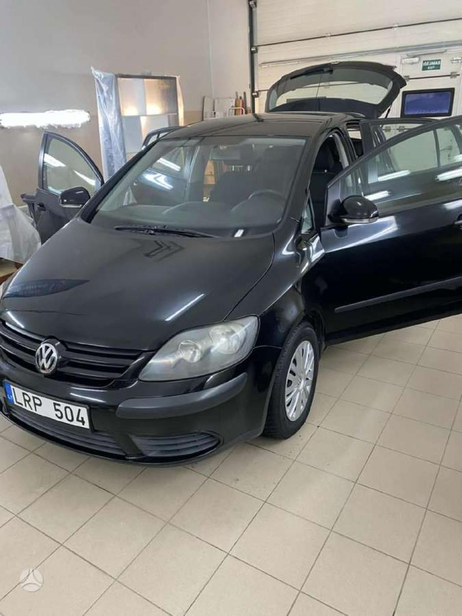Black Volkswagen Golf Plus 2006 in Telschi, with an engine capacity of 1.39 L and mileage of 220 thousand km for 2250 €, photo 1 on AUTOMOTO.COM.LV