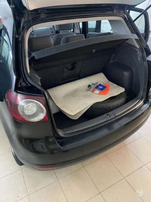 Black Volkswagen Golf Plus 2006 in Telschi, with an engine capacity of 1.39 L and mileage of 220 thousand km for 2250 €, photo 17 on AUTOMOTO.COM.LV