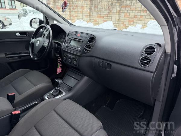 Black Volkswagen Golf Plus 2006 in Jelgava, with an engine capacity of 2.00 L and mileage of 339 thousand km for 1950 €, photo 6 on AUTOMOTO.COM.LV
