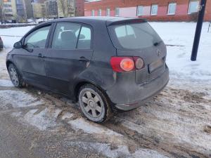 Black Volkswagen Golf Plus 2006 in Vilnius, with an engine capacity of 1.90 L and mileage of 328 thousand km for 1450 €, photo 6 on AUTOMOTO.COM.LV