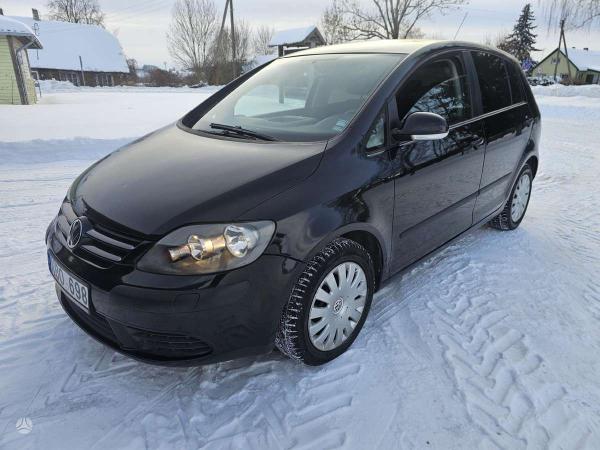 Melns Volkswagen Golf Plus 2006 Jurbarkas, ar dzinēja tilpumu 1.90 L un nobraukumu 290 tūkst. km par 2450 €, foto 1 vietnē AUTOMOTO.COM.LV