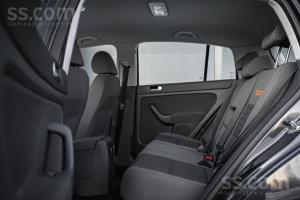 Melns Volkswagen Golf Plus 2006 Rīga, ar dzinēja tilpumu 1.60 L un nobraukumu 0 tūkst. km par 4990 €, foto 14 vietnē AUTOMOTO.COM.LV